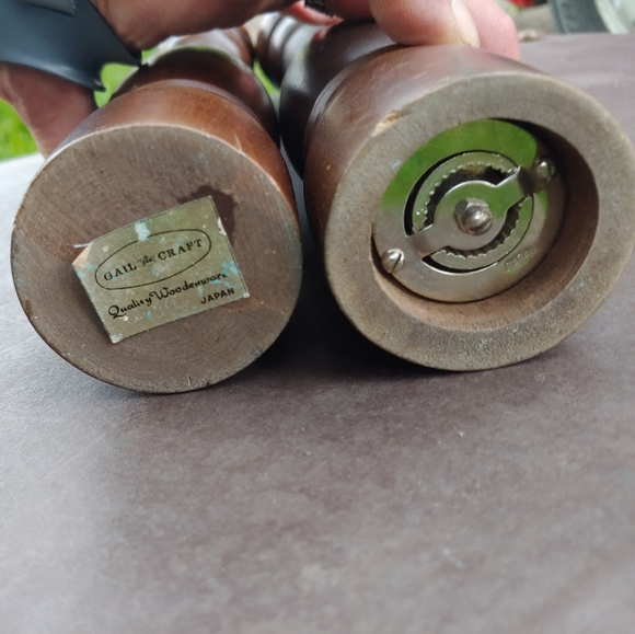 Gale&Craft | Kitchen | Vintage Tall Wood Saltpepper Shakers | Poshmark